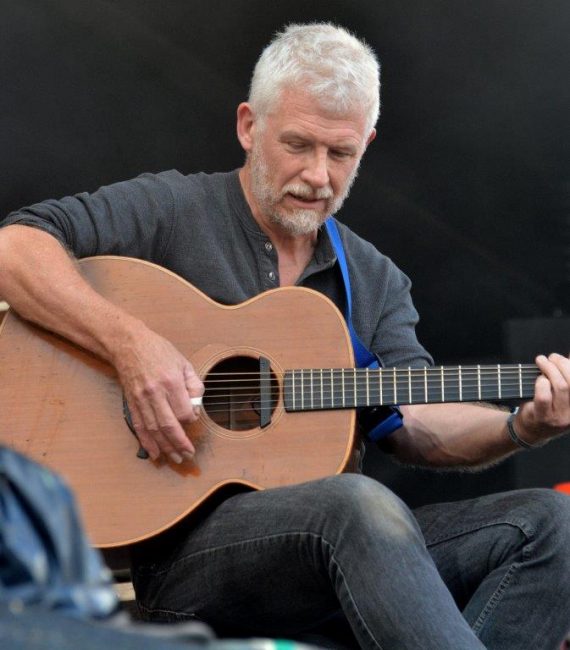 På jubilæumstur: Oysterband har retning mod DK | rootszone.dk | Folk ...